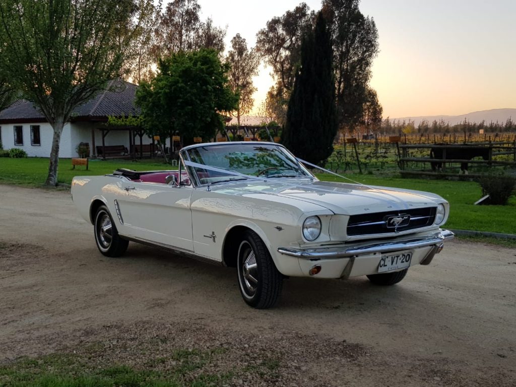 Ford Mustang 1965, descapotable – LLegó la Novia
